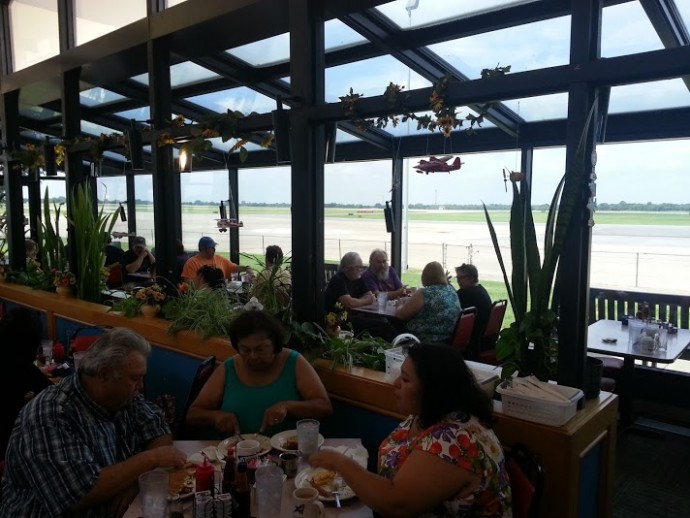 The Hungry Pilot: Annie Okie's Runway Cafe : Air Facts Journal