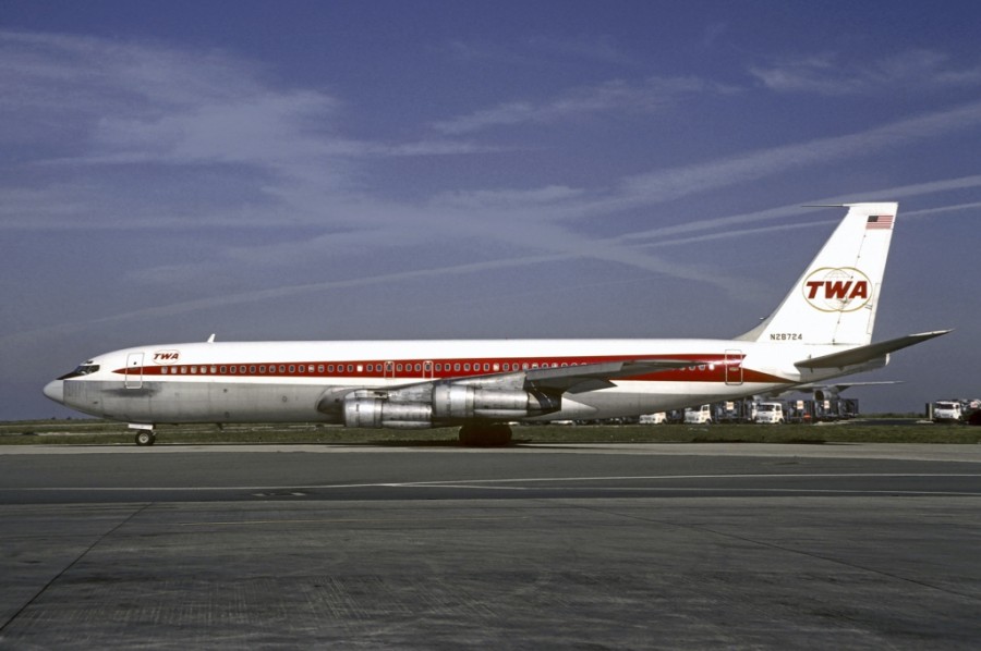 From the archives: to Hong Kong in a 707 : Air Facts Journal
