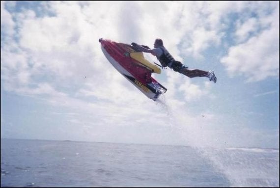 Volare: the family circle of fliers : Air Facts Journal